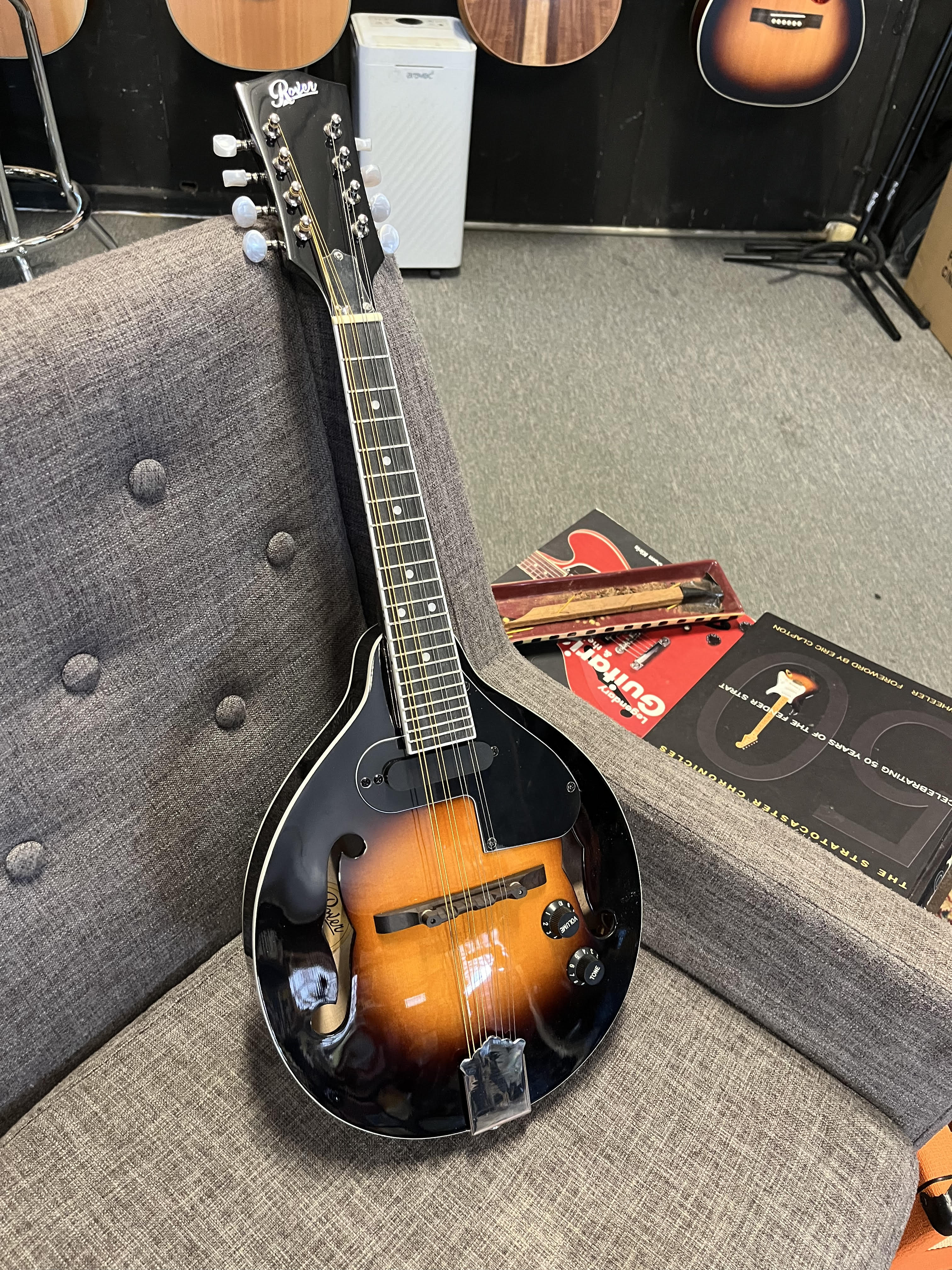 Rover RM-50E Acoustic/Electric Mandolin All Solid Wood – The Guitar Shop